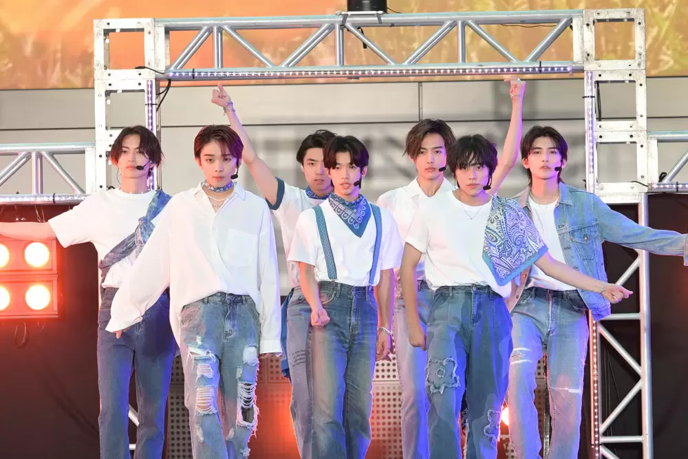 『君の花になる』第1話、8LOOM初の有観客ライブとなった収録の模様をレポート！｜TBSテレビ