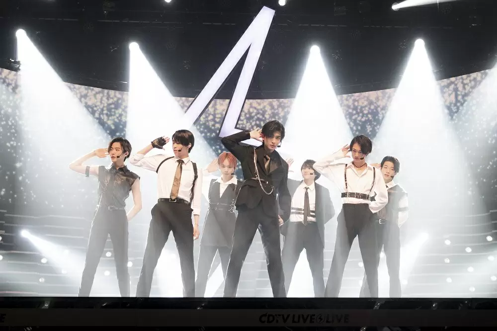 8LOOMのファッションチェック！『君の花になる』｜TBSテレビ